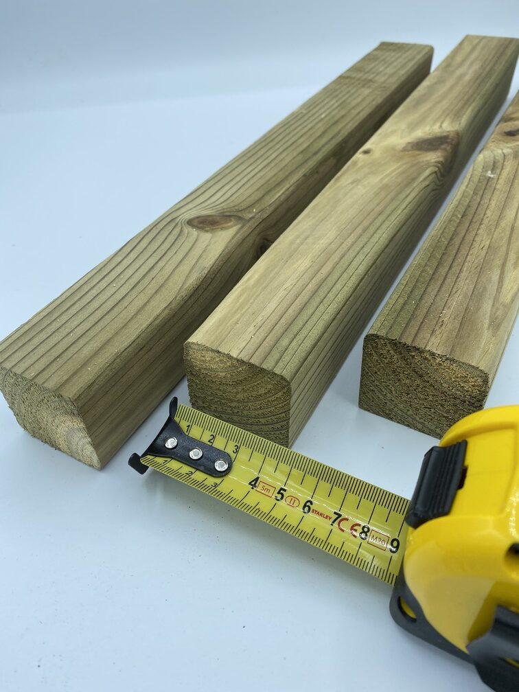 Chevron Raboté 46 x 46 mm Traité Classe 4 - BOIS PLUS Magasin