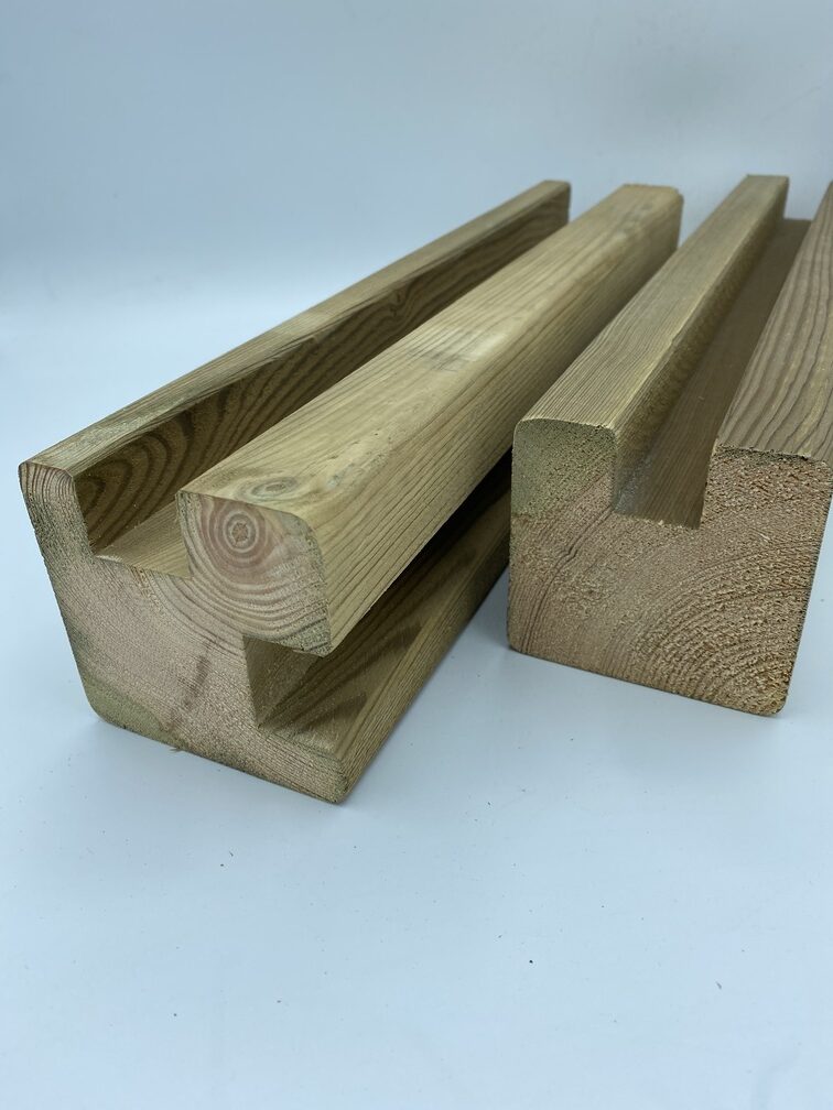 Poteau Rainuré Épaisseur : 21 mm Traité Classe 4 - BOIS PLUS Magasin